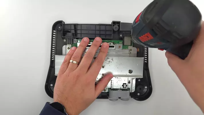 BitBuilt Manuals - Removing the N64 Motherboard